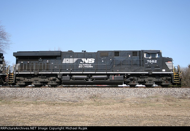 NS 7682